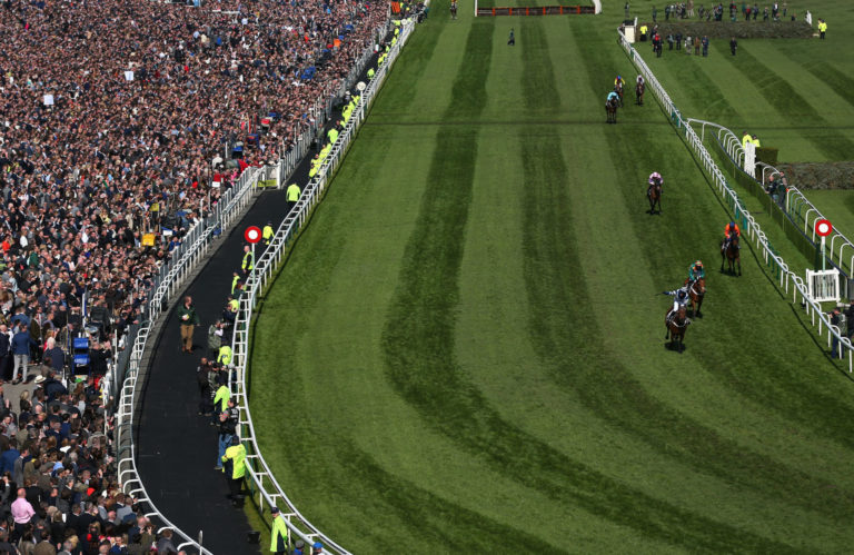 What is the Grand National attendance and how many people go? – Paddy ...