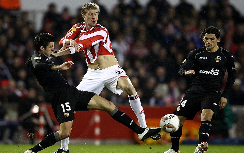 Peter Crouch: Gordon vital for Everton, Gerrard will sort Villa out