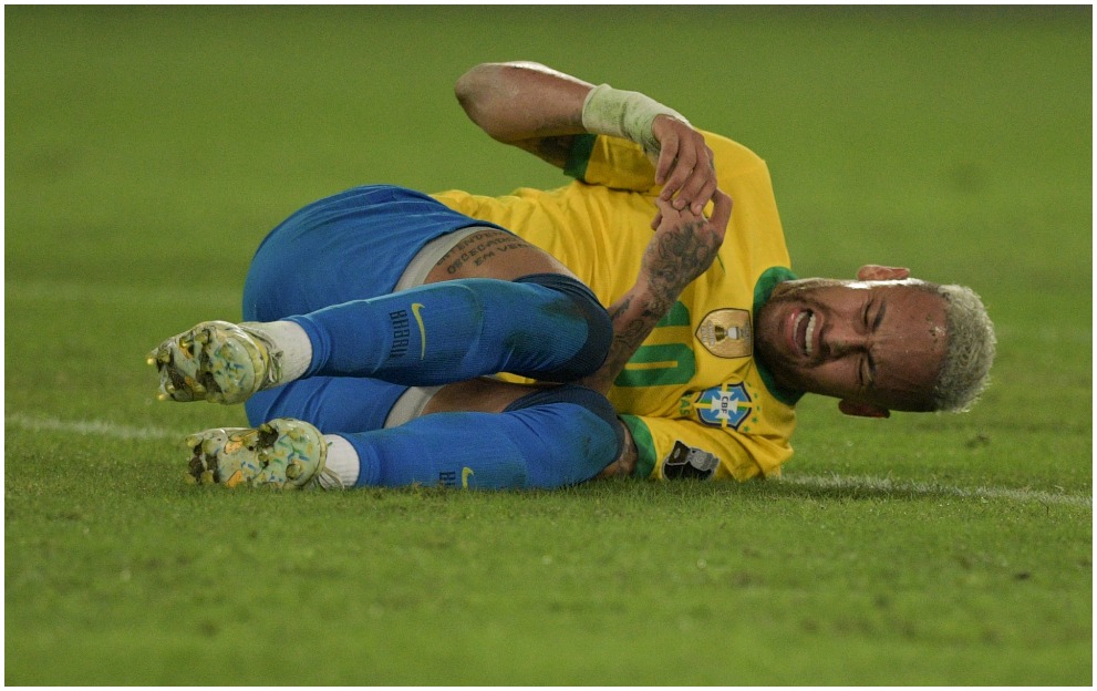 Is there football on tonight? Matches, kick-off times and streams