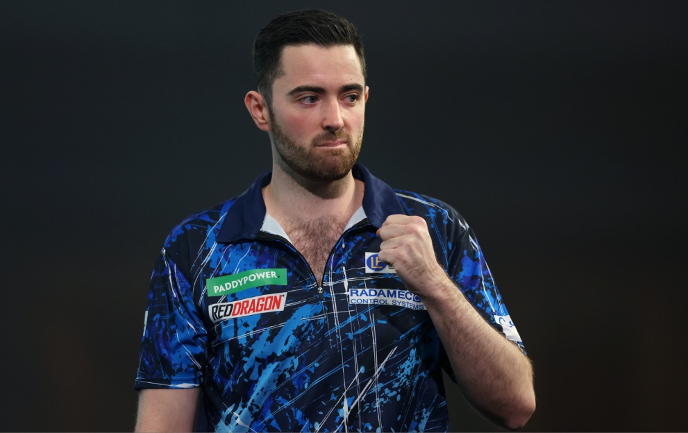 Ballon d’Art 2024: Luke Humphries bags giant trophy – Paddy Power News