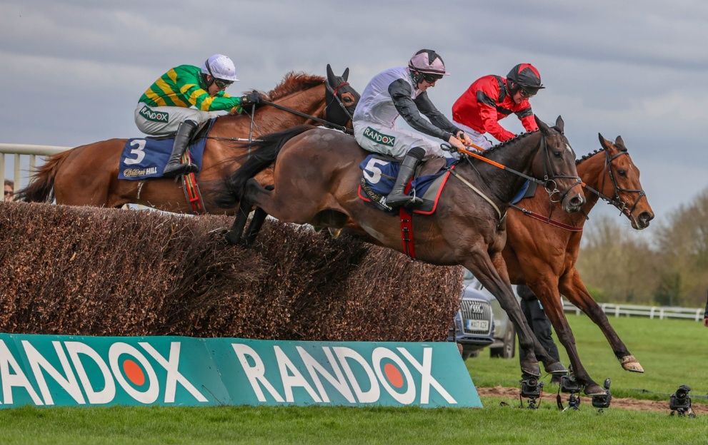 Bowl Chase tips and runners guide to Aintree 2.55 on Thursday – Paddy ...