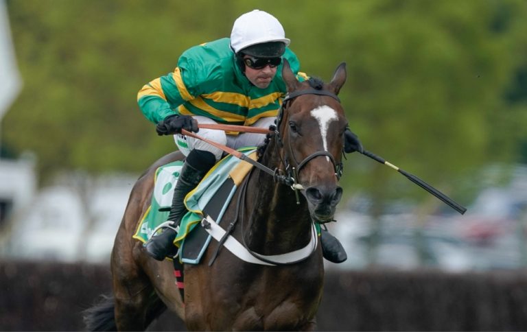 When is the Celebration Chase? Sandown date, time, runners & betting ...